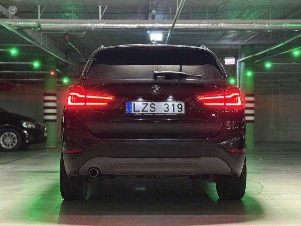 Black BMW X1 2016 in Vilnius, with an engine capacity of 2.00 L and mileage of 288 thousand km for 14500 €, photo 6 on AUTOMOTO.COM.LV