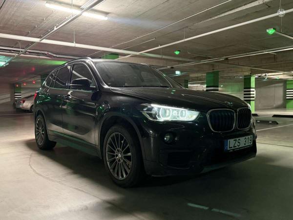 Black BMW X1 2016 in Vilnius, with an engine capacity of 2.00 L and mileage of 288 thousand km for 14500 €, photo 7 on AUTOMOTO.COM.LV