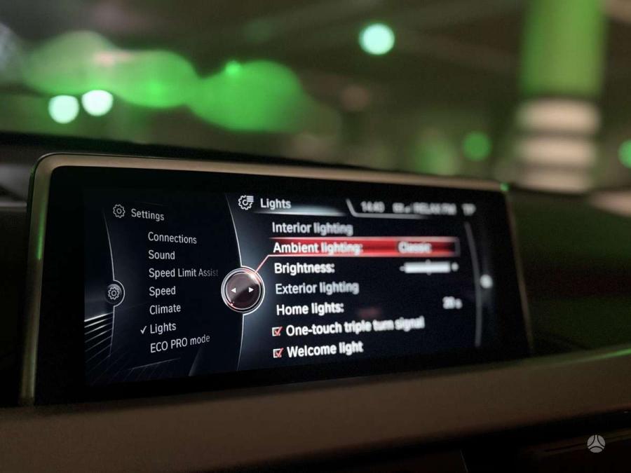 Black BMW X1 2016 in Vilnius, with an engine capacity of 2.00 L and mileage of 288 thousand km for 14500 €, photo 14 on AUTOMOTO.COM.LV
