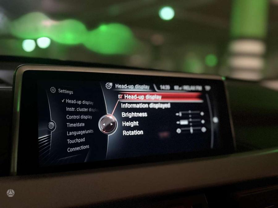 Black BMW X1 2016 in Vilnius, with an engine capacity of 2.00 L and mileage of 288 thousand km for 14500 €, photo 15 on AUTOMOTO.COM.LV