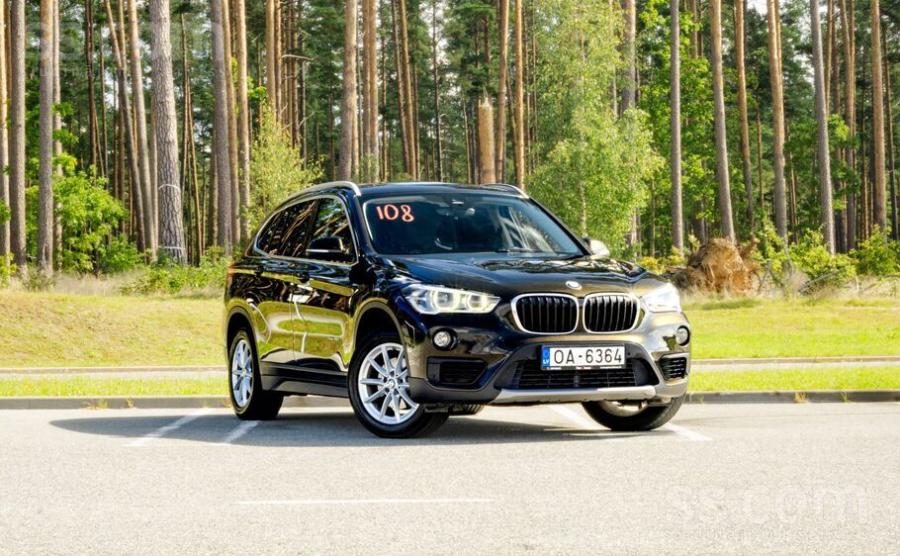 Black BMW X1 2016 in Riga, with an engine capacity of 2.00 L and mileage of 251 thousand km for 12990 €, photo 3 on AUTOMOTO.COM.LV