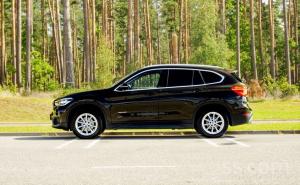 Black BMW X1 2016 in Riga, with an engine capacity of 2.00 L and mileage of 251 thousand km for 12990 €, photo 6 on AUTOMOTO.COM.LV
