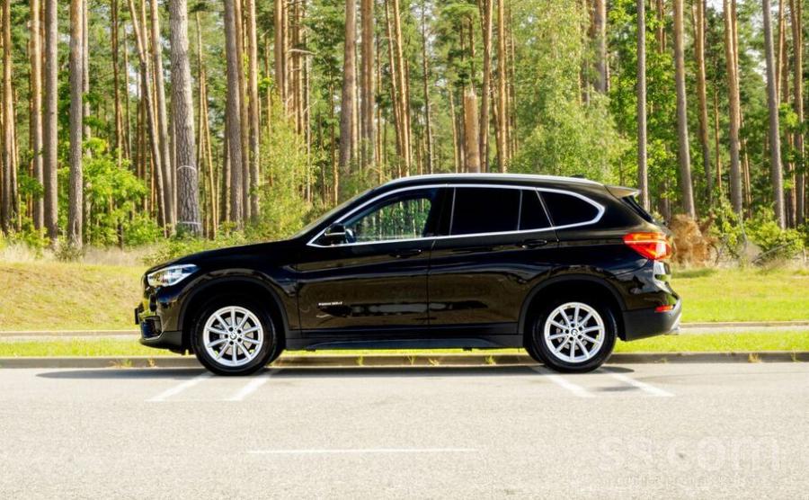 Black BMW X1 2016 in Riga, with an engine capacity of 2.00 L and mileage of 251 thousand km for 12990 €, photo 6 on AUTOMOTO.COM.LV