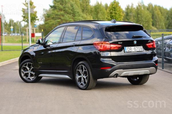 Black BMW X1 2016 in Jelgava, with an engine capacity of 2.00 L and mileage of 0 thousand km for 12990 €, photo 7 on AUTOMOTO.COM.LV
