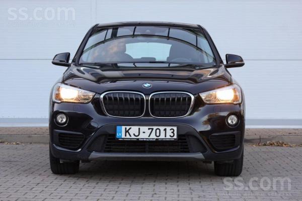 Black BMW X1 2016 in Riga, with an engine capacity of 2.00 L and mileage of 164 thousand km for 9995 €, photo 3 on AUTOMOTO.COM.LV