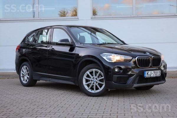 Black BMW X1 2016 in Riga, with an engine capacity of 2.00 L and mileage of 164 thousand km for 9995 €, photo 4 on AUTOMOTO.COM.LV