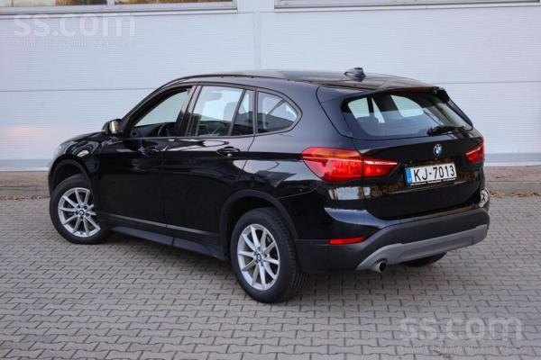 Black BMW X1 2016 in Riga, with an engine capacity of 2.00 L and mileage of 164 thousand km for 9995 €, photo 5 on AUTOMOTO.COM.LV