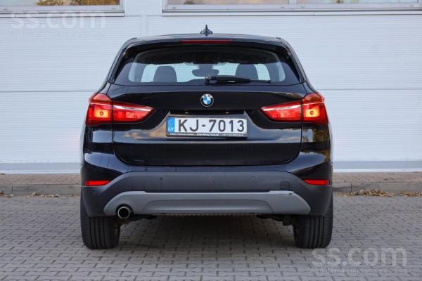 Black BMW X1 2016 in Riga, with an engine capacity of 2.00 L and mileage of 164 thousand km for 9995 €, photo 6 on AUTOMOTO.COM.LV