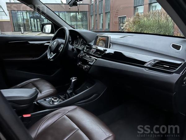 Melns BMW X1 2016 Dobele, ar dzinēja tilpumu 2.00 L un nobraukumu 267 tūkst. km par 9500 €, foto 5 vietnē AUTOMOTO.COM.LV
