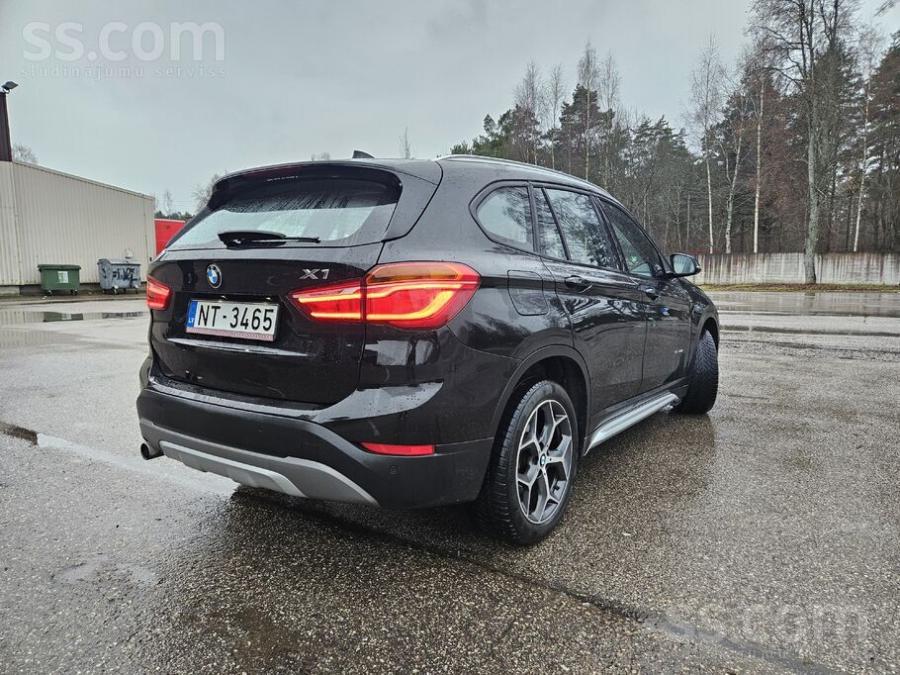 Black BMW X1 2017 in Valmiera, with an engine capacity of 2.00 L and mileage of 249 thousand km for 15250 €, photo 3 on AUTOMOTO.COM.LV
