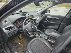 Black BMW X1 2017 in Valmiera, with an engine capacity of 2.00 L and mileage of 249 thousand km for 15250 €, photo 7 on AUTOMOTO.COM.LV