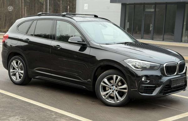 Black BMW X1 2017 in Utena, with an engine capacity of 2.00 L and mileage of 260 thousand km for 11350 €, photo 5 on AUTOMOTO.COM.LV