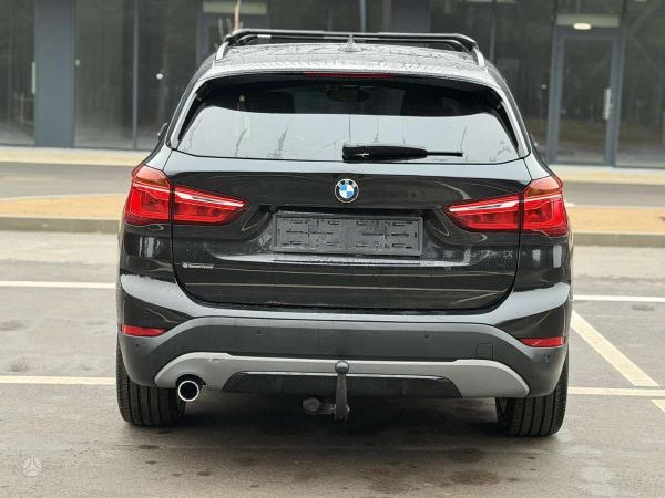 Black BMW X1 2017 in Utena, with an engine capacity of 2.00 L and mileage of 260 thousand km for 11350 €, photo 6 on AUTOMOTO.COM.LV