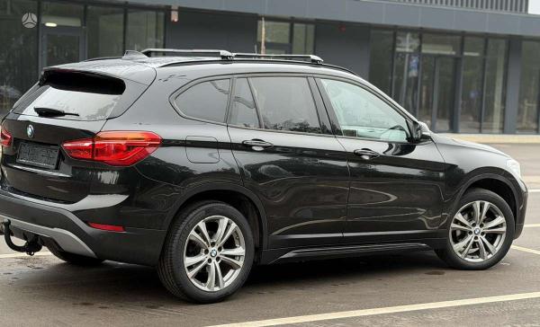 Black BMW X1 2017 in Utena, with an engine capacity of 2.00 L and mileage of 260 thousand km for 11350 €, photo 10 on AUTOMOTO.COM.LV