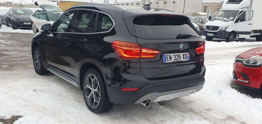 Melns BMW X1 2017 Tauragė, ar dzinēja tilpumu 2.00 L un nobraukumu 84 tūkst. km par 15600 €, foto 4 vietnē AUTOMOTO.COM.LV