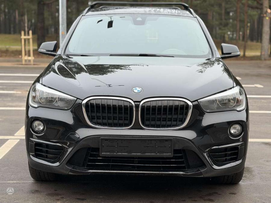 Black BMW X1 2017 in Utena, with an engine capacity of 2.00 L and mileage of 261 thousand km for 11200 €, photo 3 on AUTOMOTO.COM.LV