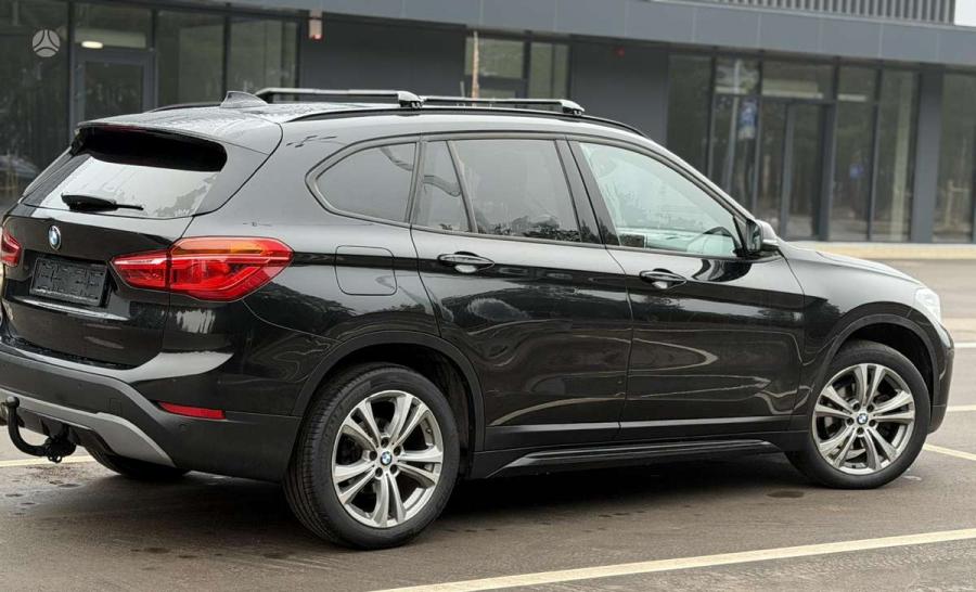 Black BMW X1 2017 in Utena, with an engine capacity of 2.00 L and mileage of 261 thousand km for 11200 €, photo 8 on AUTOMOTO.COM.LV