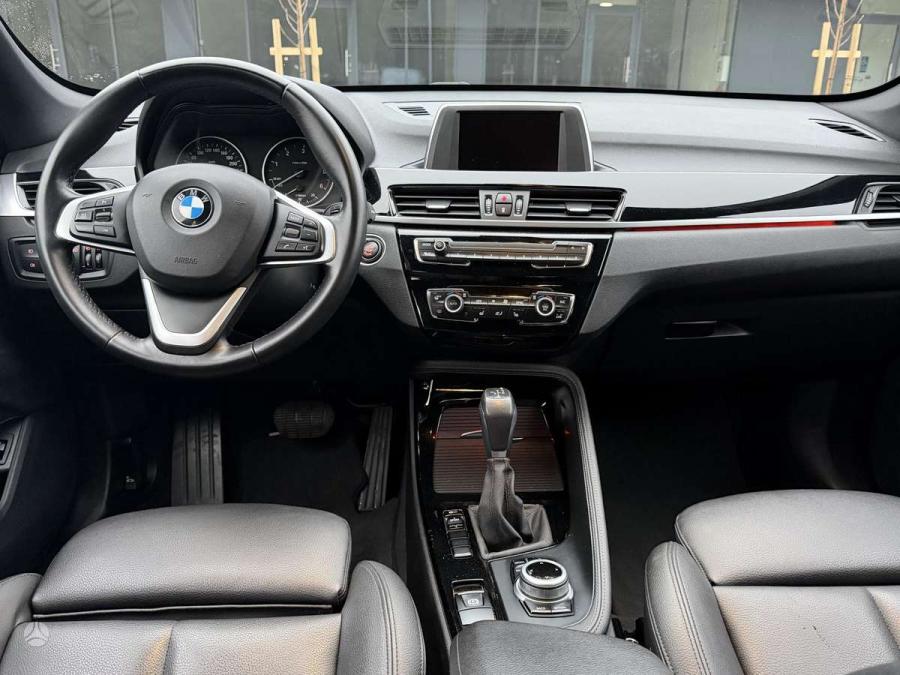 Black BMW X1 2017 in Utena, with an engine capacity of 2.00 L and mileage of 261 thousand km for 11200 €, photo 13 on AUTOMOTO.COM.LV