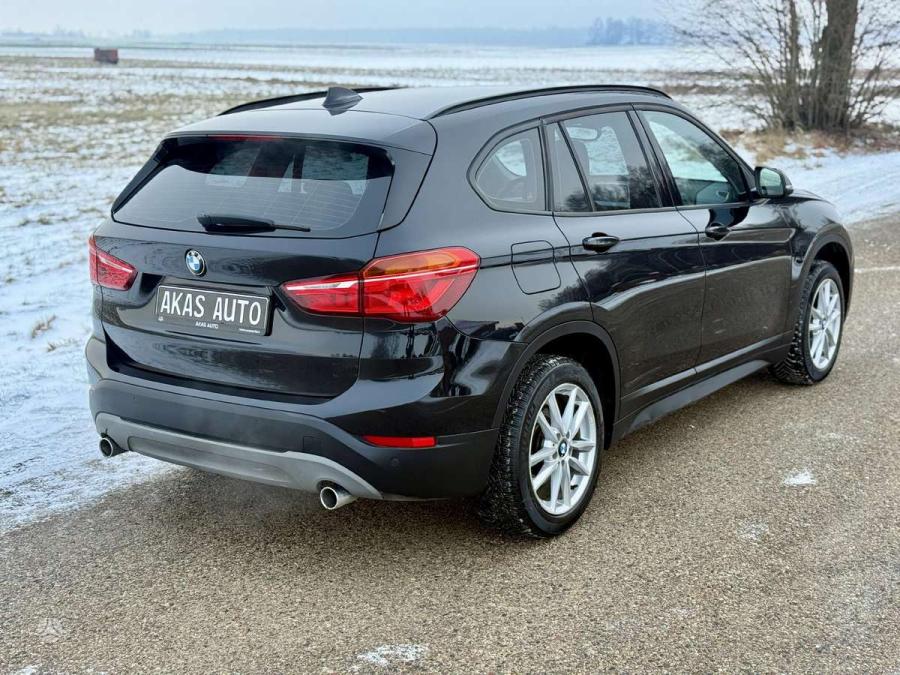 Black BMW X1 2017 in Vilkaviskis, with an engine capacity of 2.00 L and mileage of 276 thousand km for 12900 €, photo 4 on AUTOMOTO.COM.LV