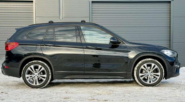 Black BMW X1 2017 in Utena, with an engine capacity of 2.00 L and mileage of 261 thousand km for 11200 €, photo 9 on AUTOMOTO.COM.LV