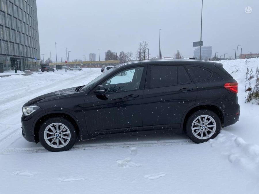 Melns BMW X1 2017 Viļņa, ar dzinēja tilpumu 2.00 L un nobraukumu 242 tūkst. km par 17500 €, foto 2 vietnē AUTOMOTO.COM.LV