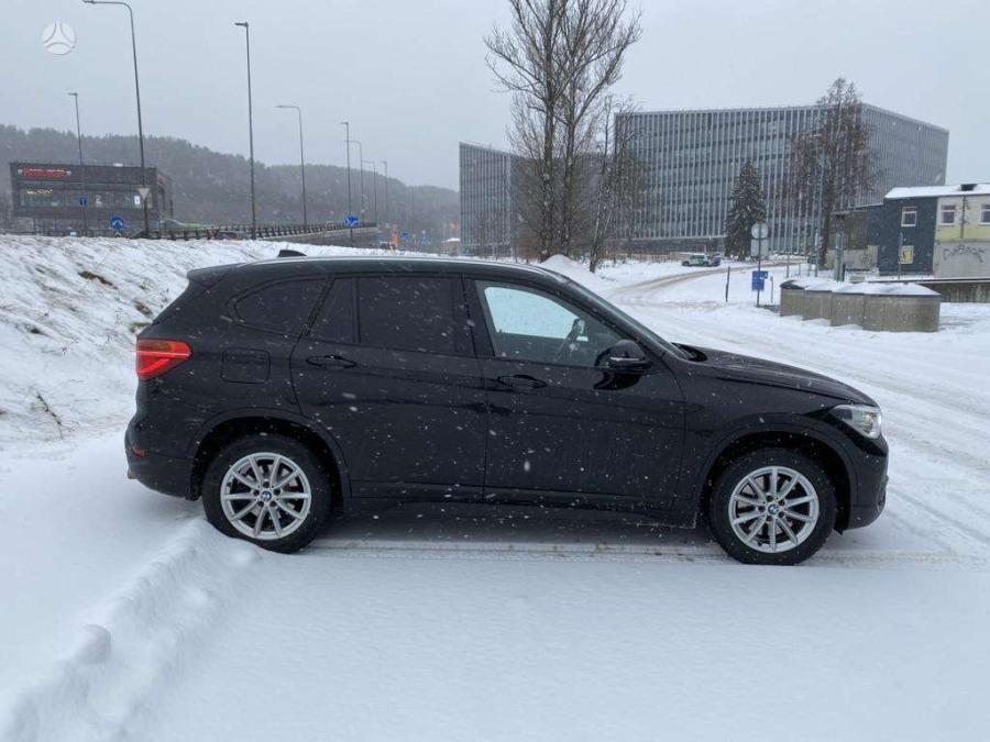 Melns BMW X1 2017 Viļņa, ar dzinēja tilpumu 2.00 L un nobraukumu 242 tūkst. km par 17500 €, foto 6 vietnē AUTOMOTO.COM.LV