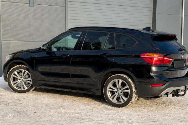Melns BMW X1 2017 Utena, ar dzinēja tilpumu 2.00 L un nobraukumu 261 tūkst. km par 10999 €, foto 9 vietnē AUTOMOTO.COM.LV