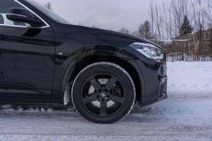 Black BMW X1 2017 in Vilnius, with an engine capacity of 2.00 L and mileage of 238 thousand km for 14500 €, photo 4 on AUTOMOTO.COM.LV