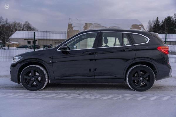 Black BMW X1 2017 in Vilnius, with an engine capacity of 2.00 L and mileage of 238 thousand km for 14500 €, photo 8 on AUTOMOTO.COM.LV
