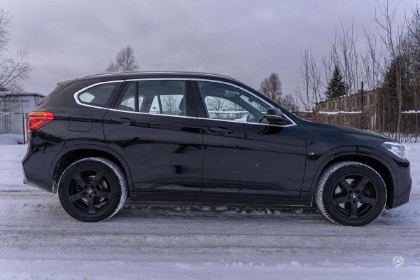 Black BMW X1 2017 in Vilnius, with an engine capacity of 2.00 L and mileage of 238 thousand km for 14500 €, photo 9 on AUTOMOTO.COM.LV
