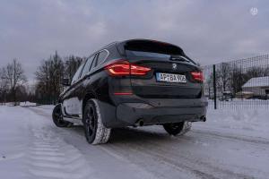Black BMW X1 2017 in Vilnius, with an engine capacity of 2.00 L and mileage of 238 thousand km for 14500 €, photo 14 on AUTOMOTO.COM.LV
