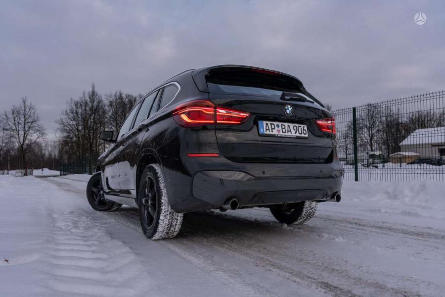 Black BMW X1 2017 in Vilnius, with an engine capacity of 2.00 L and mileage of 238 thousand km for 14500 €, photo 14 on AUTOMOTO.COM.LV