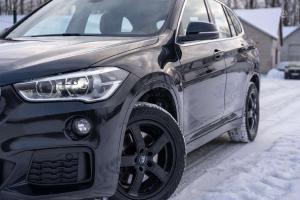 Black BMW X1 2017 in Vilnius, with an engine capacity of 2.00 L and mileage of 238 thousand km for 14500 €, photo 15 on AUTOMOTO.COM.LV