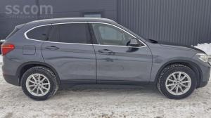Melns BMW X1 2017 Talsi, ar dzinēja tilpumu 2.00 L un nobraukumu 0 tūkst. km par 14970 €, foto 3 vietnē AUTOMOTO.COM.LV