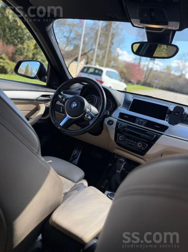 Black BMW X1 2017 in Riga, with an engine capacity of 2.00 L and mileage of 266 thousand km for 17000 €, photo 3 on AUTOMOTO.COM.LV