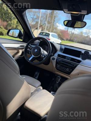 Black BMW X1 2017 in Riga, with an engine capacity of 2.00 L and mileage of 266 thousand km for 17000 €, photo 4 on AUTOMOTO.COM.LV