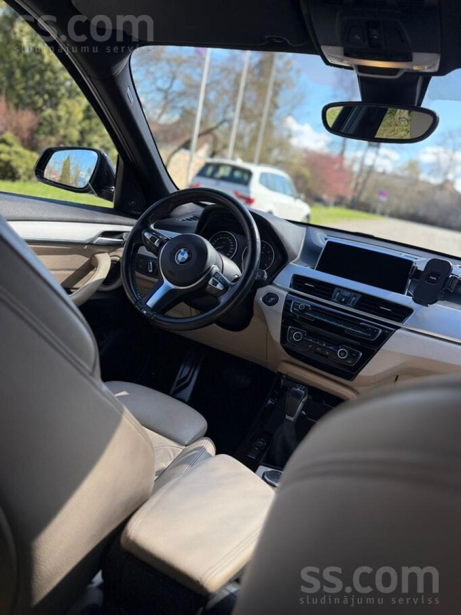 Black BMW X1 2017 in Riga, with an engine capacity of 2.00 L and mileage of 266 thousand km for 17000 €, photo 4 on AUTOMOTO.COM.LV