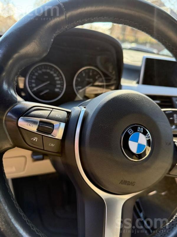 Black BMW X1 2017 in Riga, with an engine capacity of 2.00 L and mileage of 266 thousand km for 17000 €, photo 4 on AUTOMOTO.COM.LV