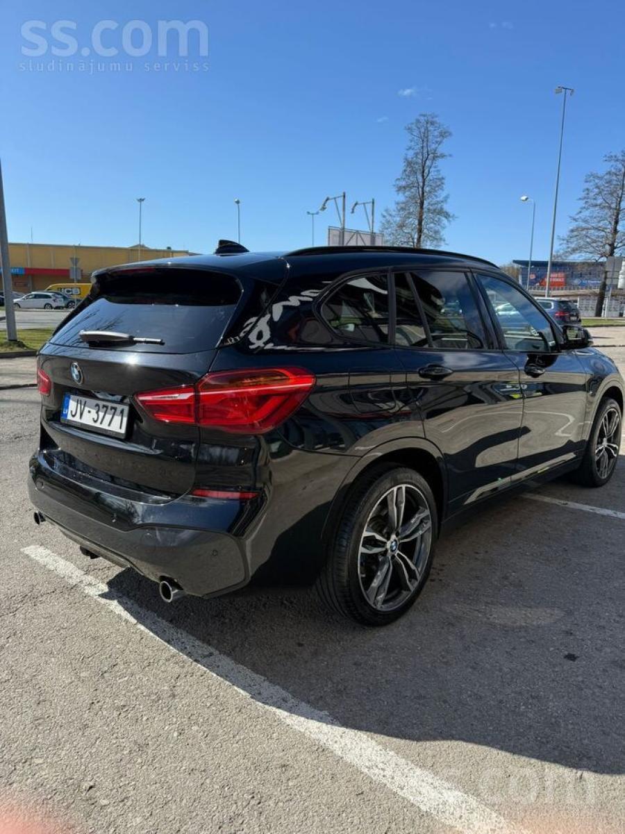 Black BMW X1 2017 in Riga, with an engine capacity of 2.00 L and mileage of 266 thousand km for 17000 €, photo 8 on AUTOMOTO.COM.LV