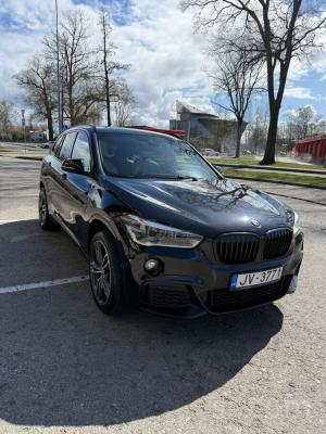 Black BMW X1 2017 in Riga, with an engine capacity of 2.00 L and mileage of 266 thousand km for 17000 €, photo 10 on AUTOMOTO.COM.LV
