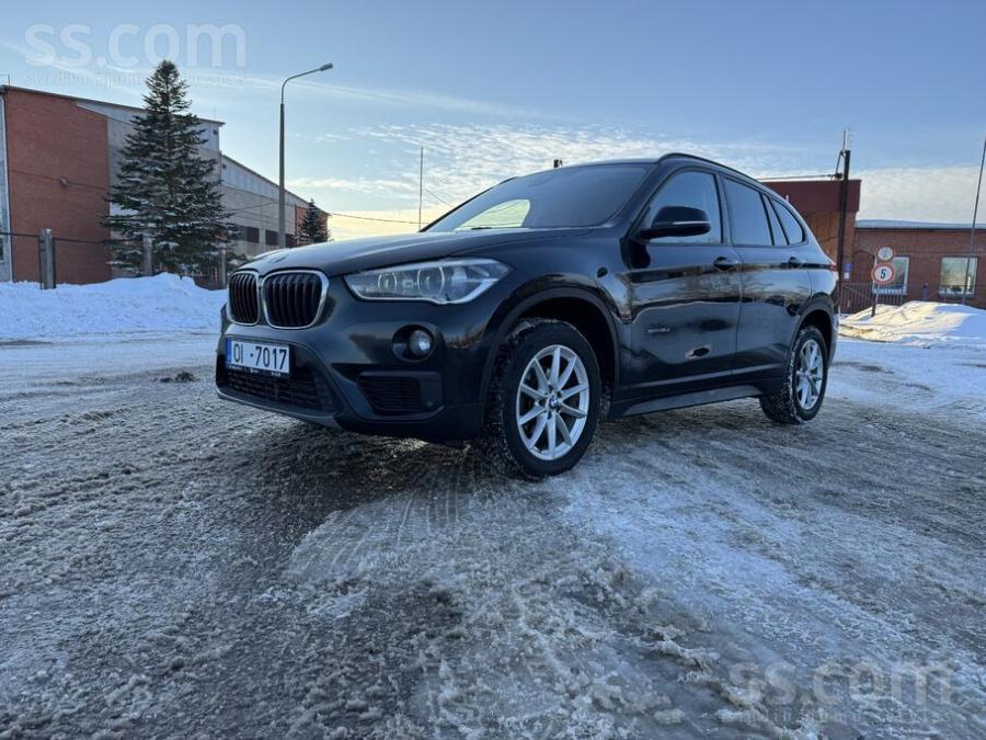 Black BMW X1 2017 in Cesis, with an engine capacity of 1.50 L and mileage of 0 thousand km for 11900 €, photo 11 on AUTOMOTO.COM.LV