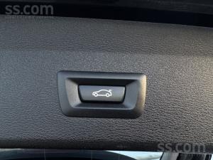 Black BMW X1 2017 in Cesis, with an engine capacity of 1.50 L and mileage of 0 thousand km for 11900 €, photo 19 on AUTOMOTO.COM.LV