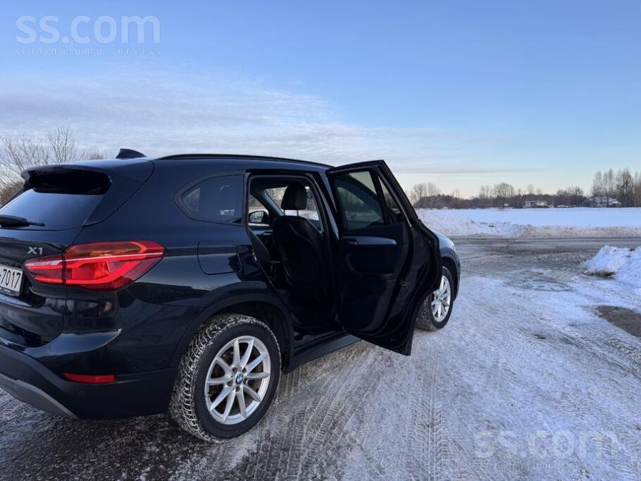 Black BMW X1 2017 in Cesis, with an engine capacity of 1.50 L and mileage of 0 thousand km for 11900 €, photo 21 on AUTOMOTO.COM.LV