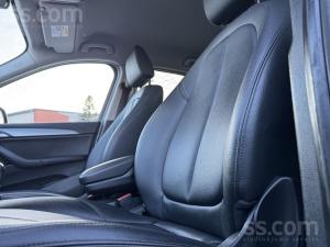 Black BMW X1 2017 in Cesis, with an engine capacity of 1.50 L and mileage of 0 thousand km for 11900 €, photo 28 on AUTOMOTO.COM.LV