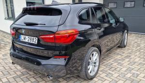 Black BMW X1 2017 in Riga, with an engine capacity of 2.00 L and mileage of 210 thousand km for 17500 €, photo 5 on AUTOMOTO.COM.LV
