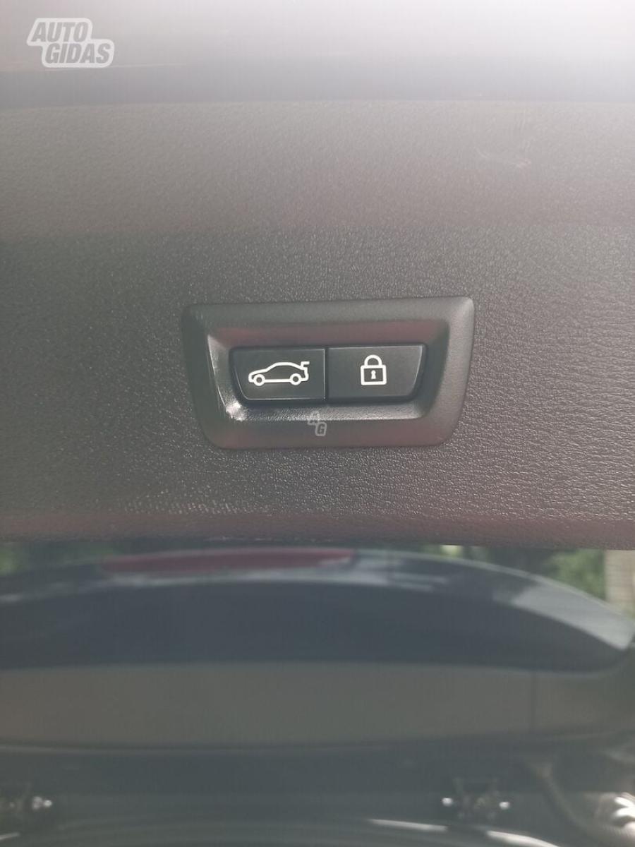 Black BMW X1 2017 in Utena, with an engine capacity of 2.00 L and mileage of 233 thousand km for 13300 €, photo 8 on AUTOMOTO.COM.LV