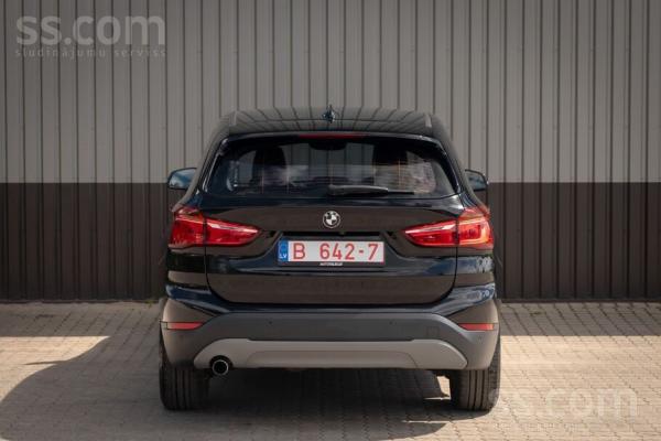 Black BMW X1 2017 in Talsi, with an engine capacity of 2.00 L and mileage of 206 thousand km for 13950 €, photo 5 on AUTOMOTO.COM.LV