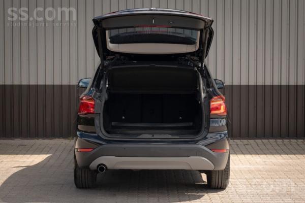 Black BMW X1 2017 in Talsi, with an engine capacity of 2.00 L and mileage of 206 thousand km for 13950 €, photo 6 on AUTOMOTO.COM.LV