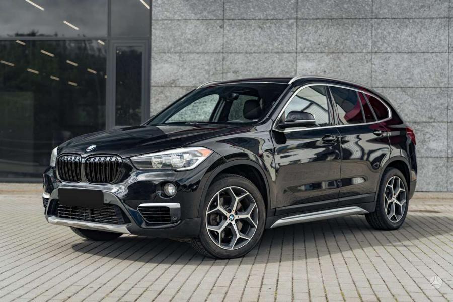 Black BMW X1 2017 in Klaipeda, with an engine capacity of 2.00 L and mileage of 190 thousand km for 13400 €, photo 1 on AUTOMOTO.COM.LV