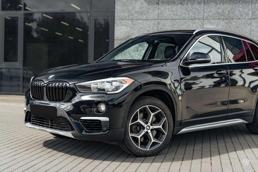 Black BMW X1 2017 in Klaipeda, with an engine capacity of 2.00 L and mileage of 190 thousand km for 13400 €, photo 3 on AUTOMOTO.COM.LV